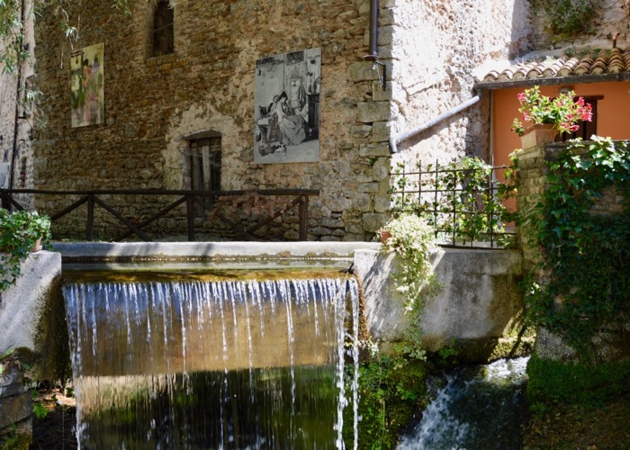 Rasiglia, the village of the water streams - Villa in Umbria